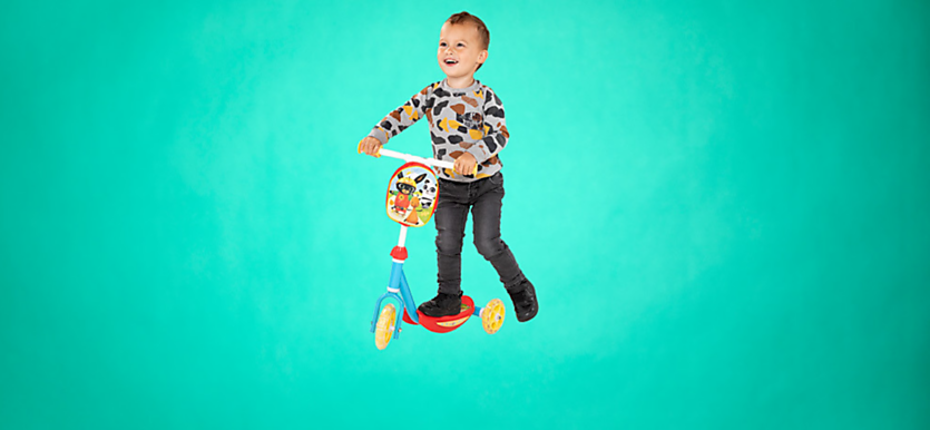 Hoe kies je de juiste peuterstep voor je kind? | Lobbes Speelgoed